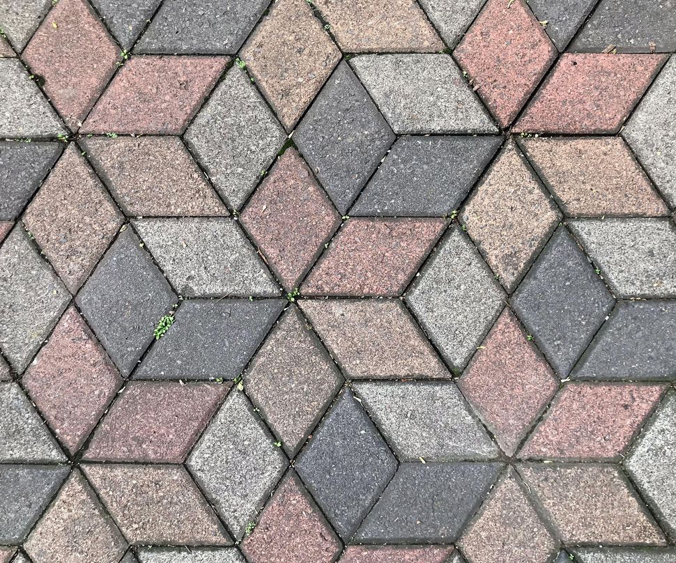 8 versatile block paving patterns for driveways and patios | Homebuilding