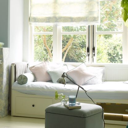 10 guest room daybed ideas to squeeze in extra sleep space | Ideal Home