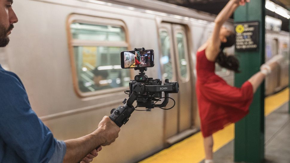 DJI's Ronin SC is a lightweight gimbal stabilizer for mirrorless ...