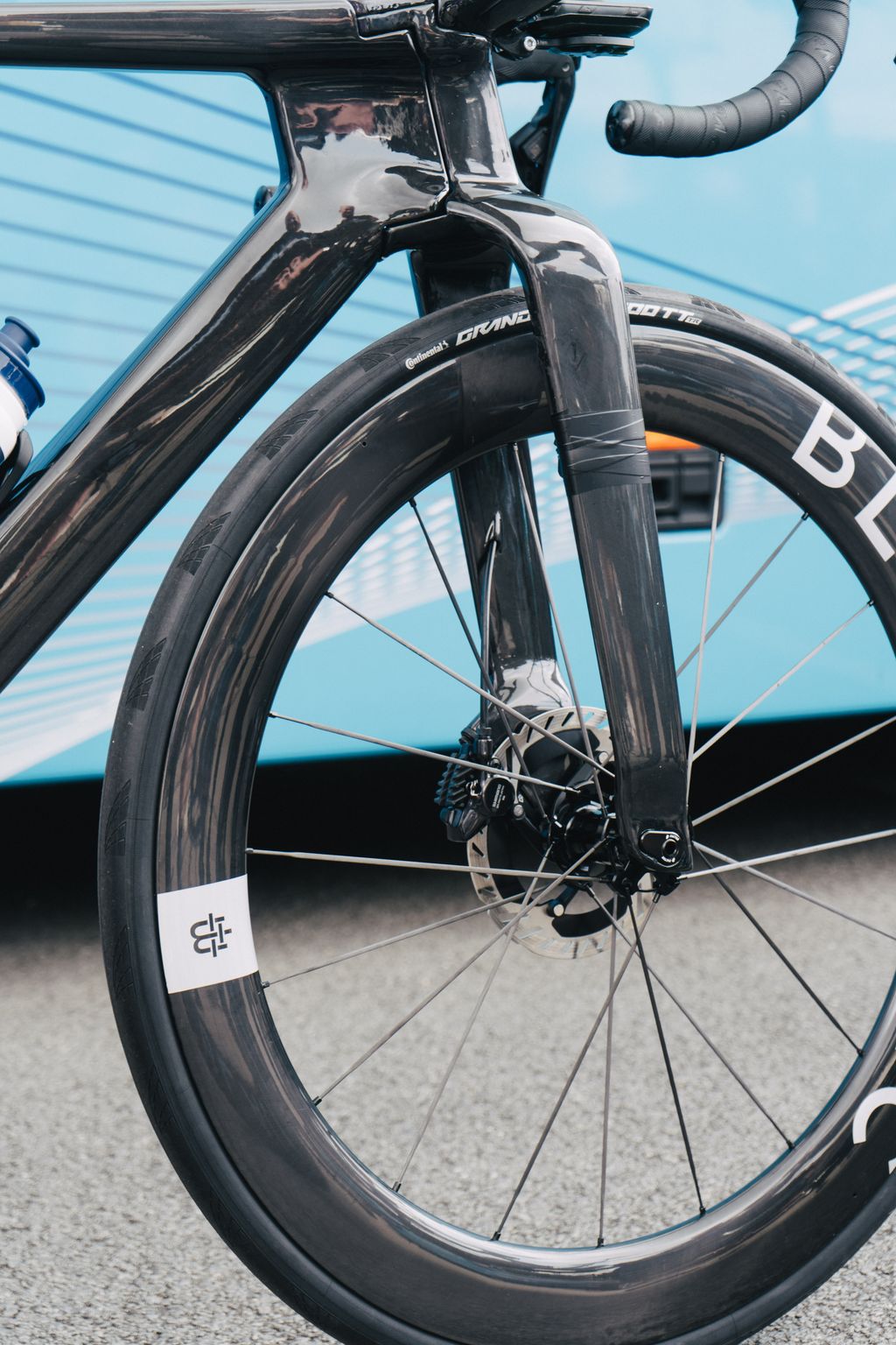 Jake Stewart's insane Factor prototype bike: Up close and personal with ...