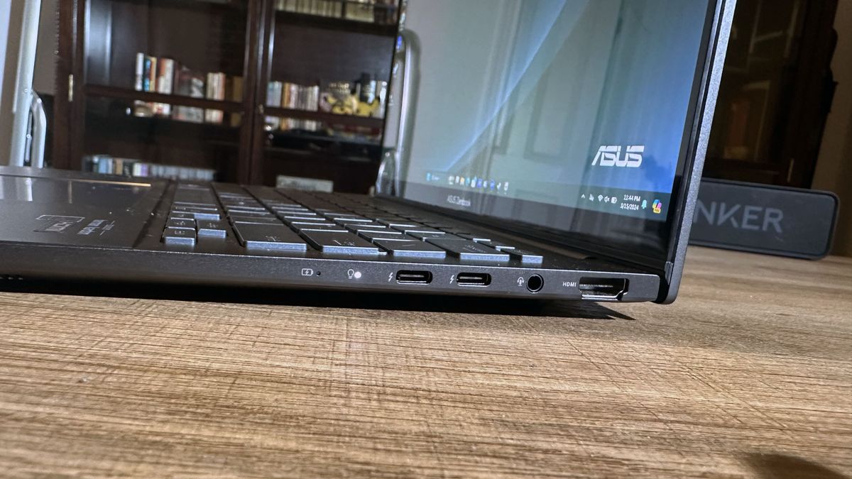 Asus Zenbook 14 OLED (Q425M) review: a nearly perfect ultraportable ...