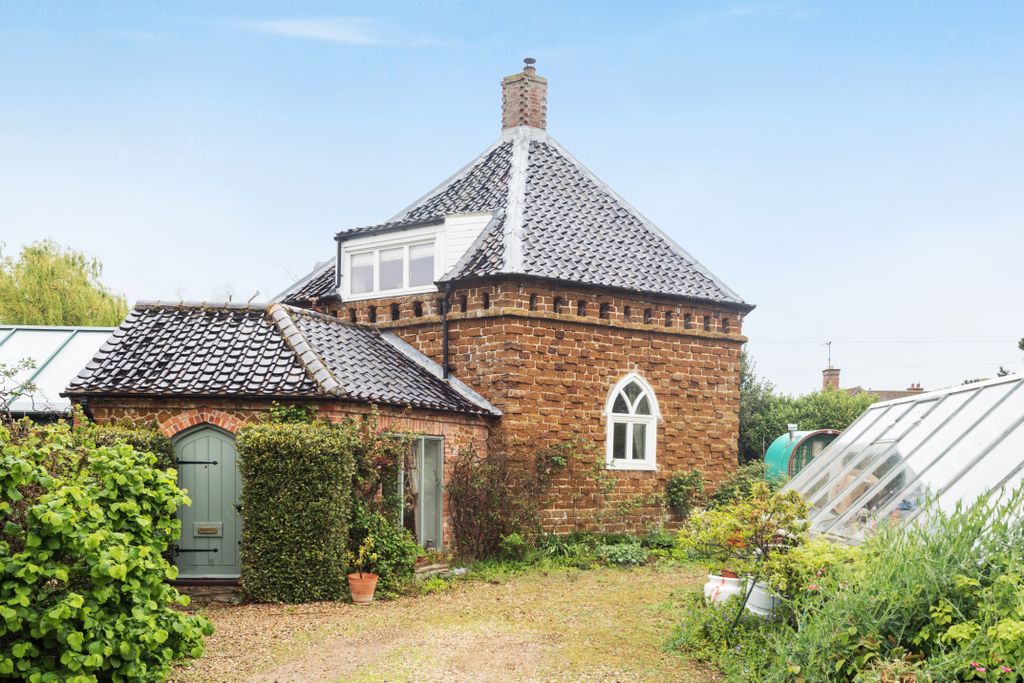 The country home of Percy Bysshe Shelley and his family comes up for ...