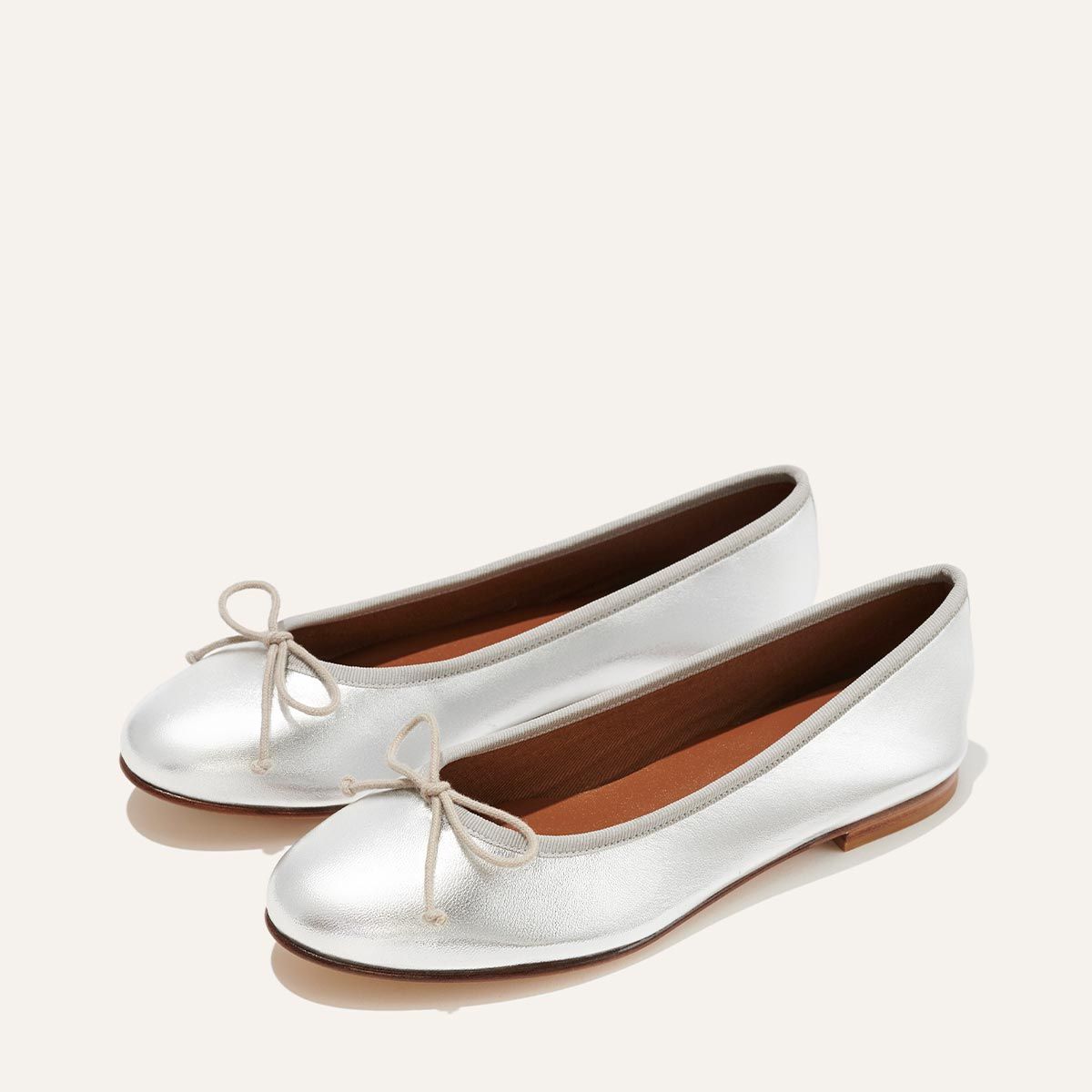 15 Chic, Wide-Width Shoes That Are Editor Approved | Who What Wear