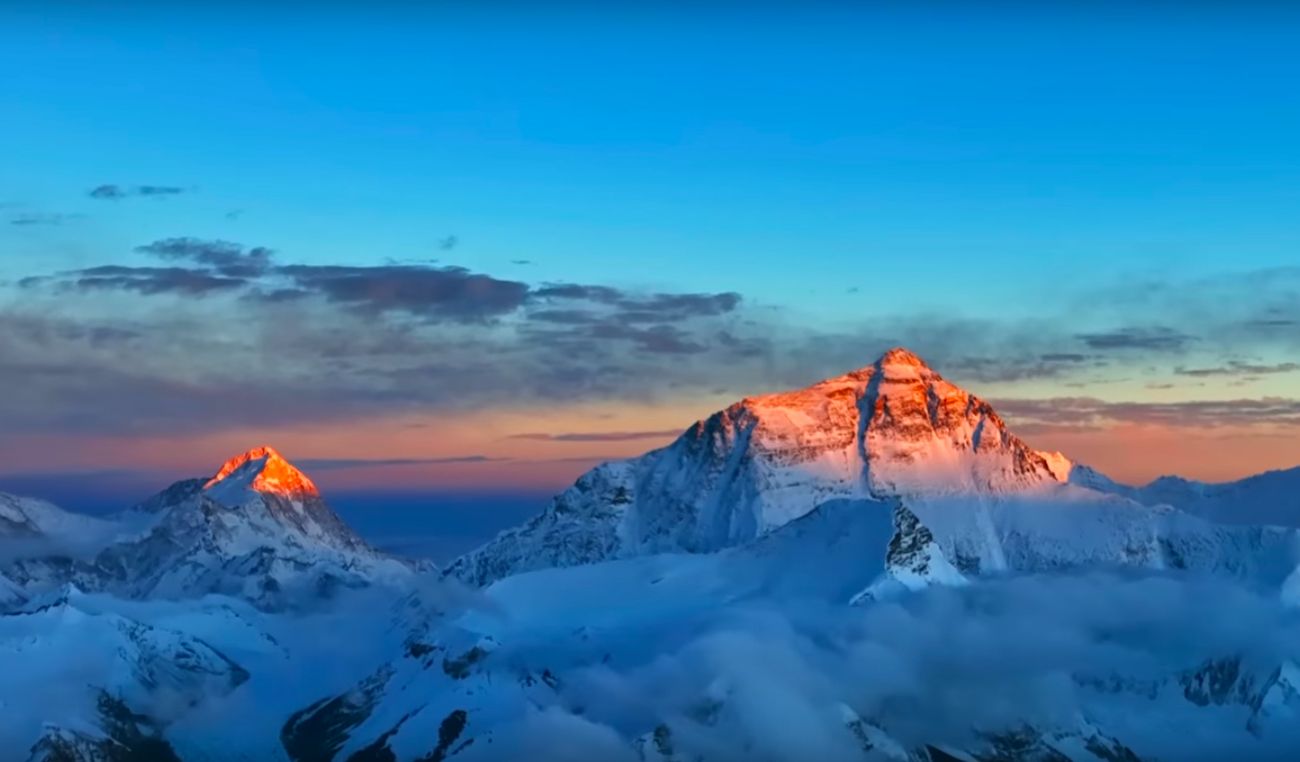 Footage from drone flown 400 metres over Mount Everest blows everyone's ...