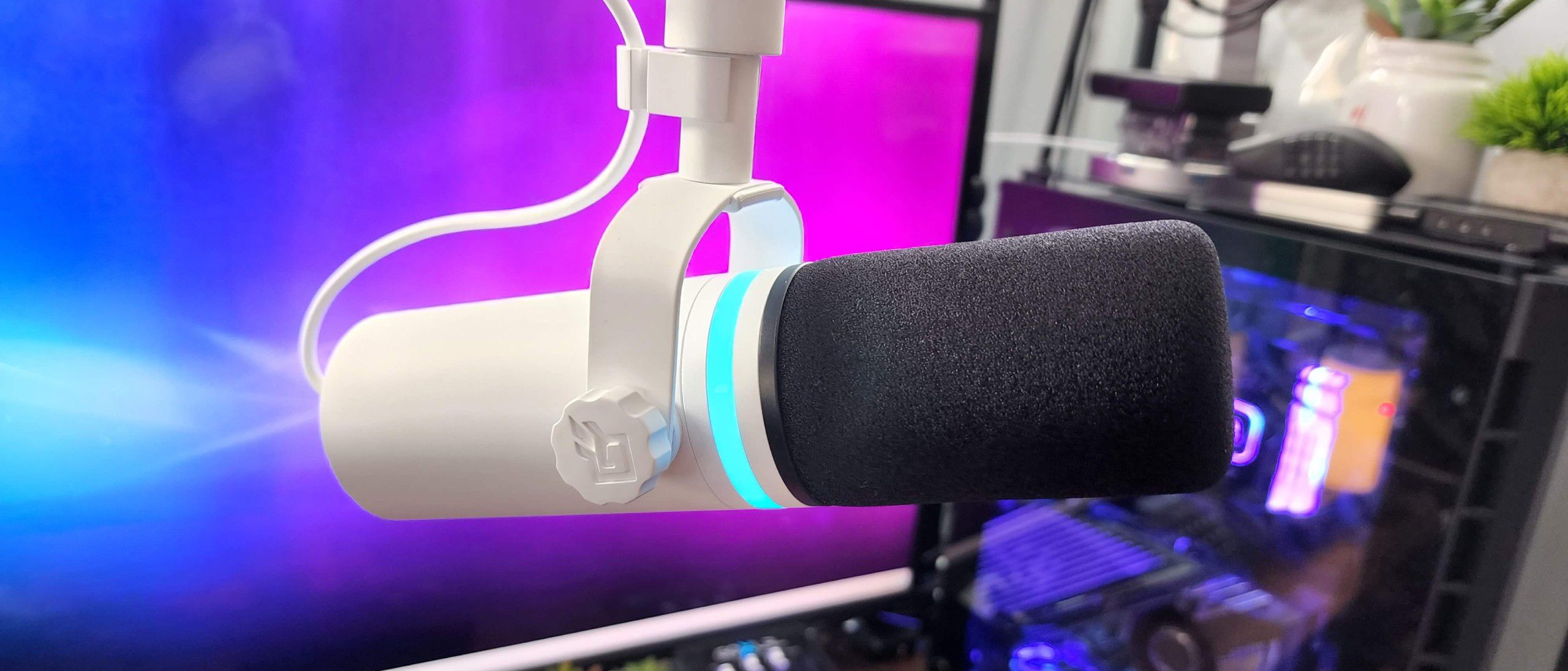 Beacn Mic and Mix Create Review: A one-two punch for content creators ...