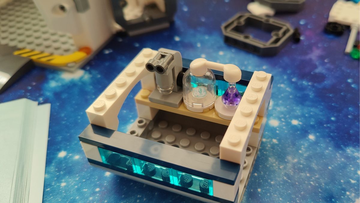 Lego Lunar Research Base review | Space