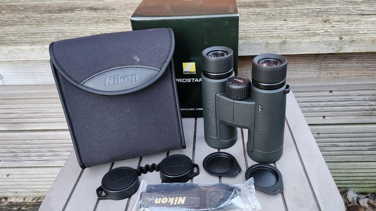 Nikon Prostaff P7 8x42 binoculars review | Space