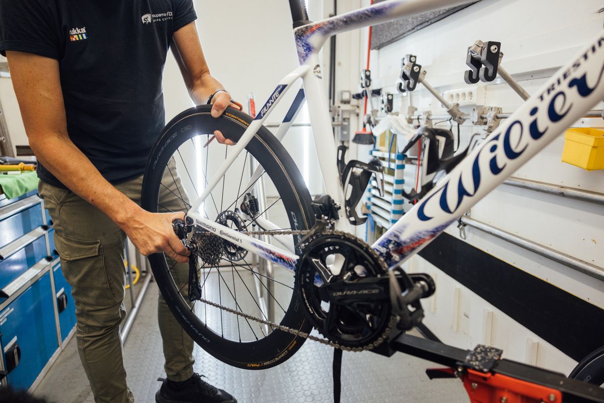 Groupama-FDJ reveal 2024 race bikes and paint schemes from new sponsor ...