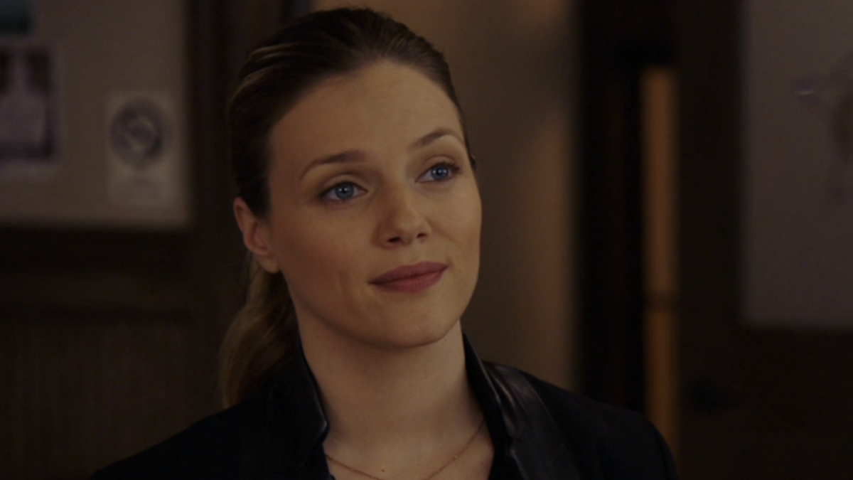 I Rewatched Tracy Spiridakos' First Episode Of Chicago P.D. After Upton ...