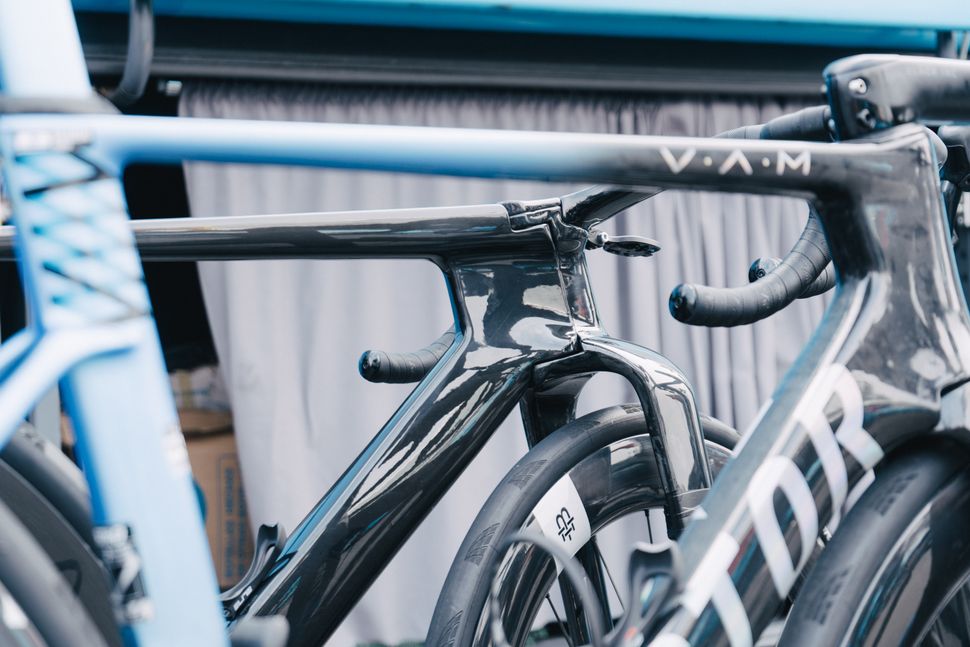 Jake Stewart's insane Factor prototype bike: Up close and personal with ...