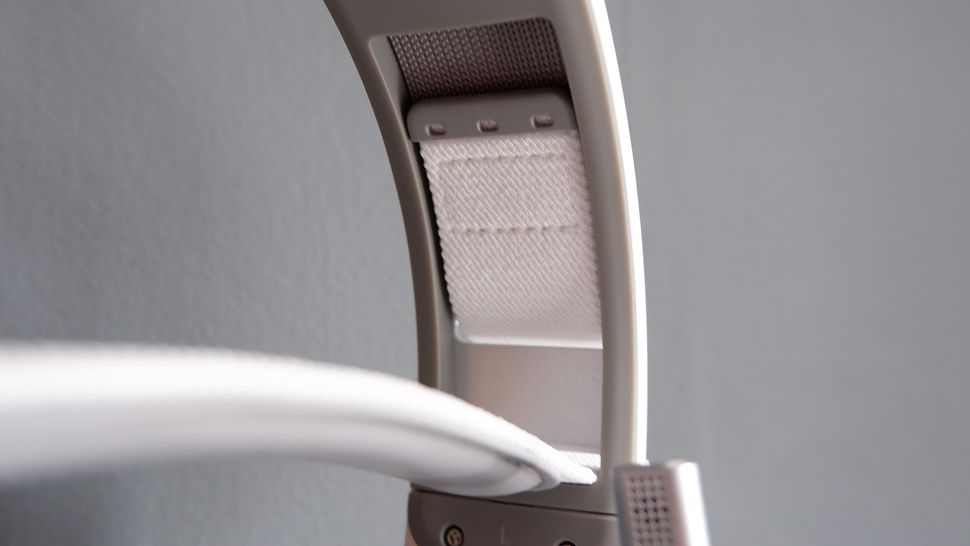 Corsair HS80 Max Wireless gaming headset review | PC Gamer