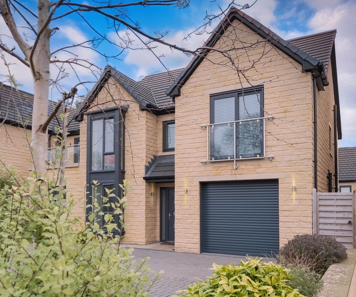 Window colour ideas to transform your home's exterior | Homebuilding