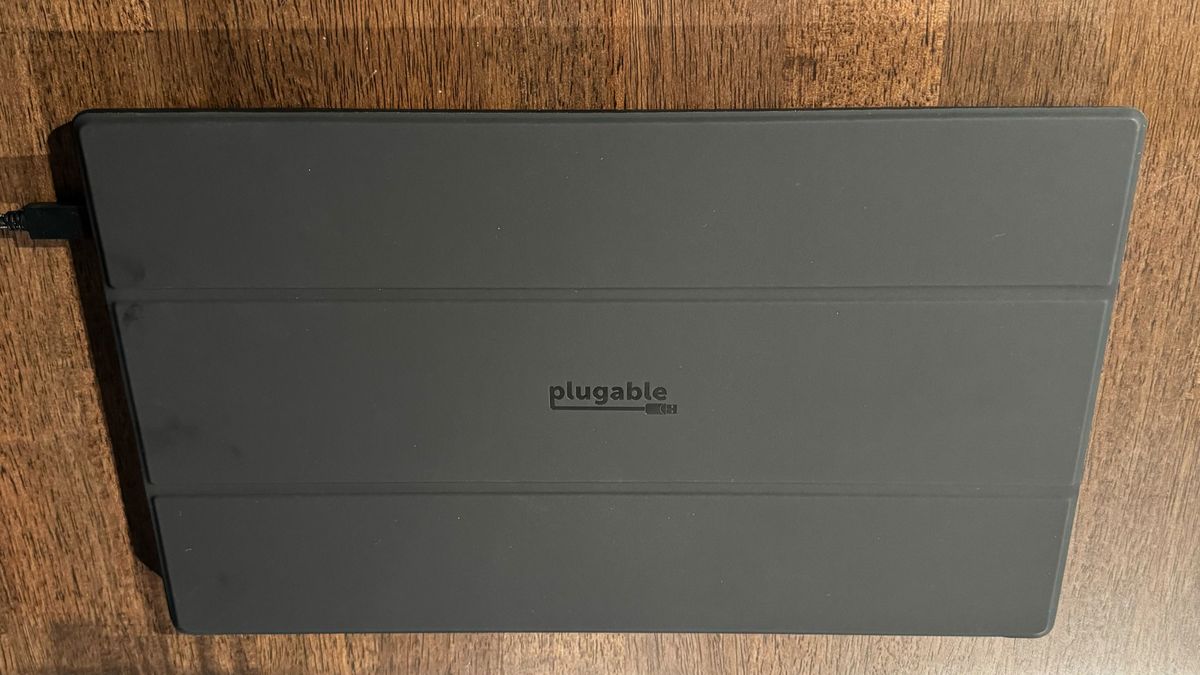 Plugable 15.6-inch USB-C Portable Monitor Review: Par for the course ...
