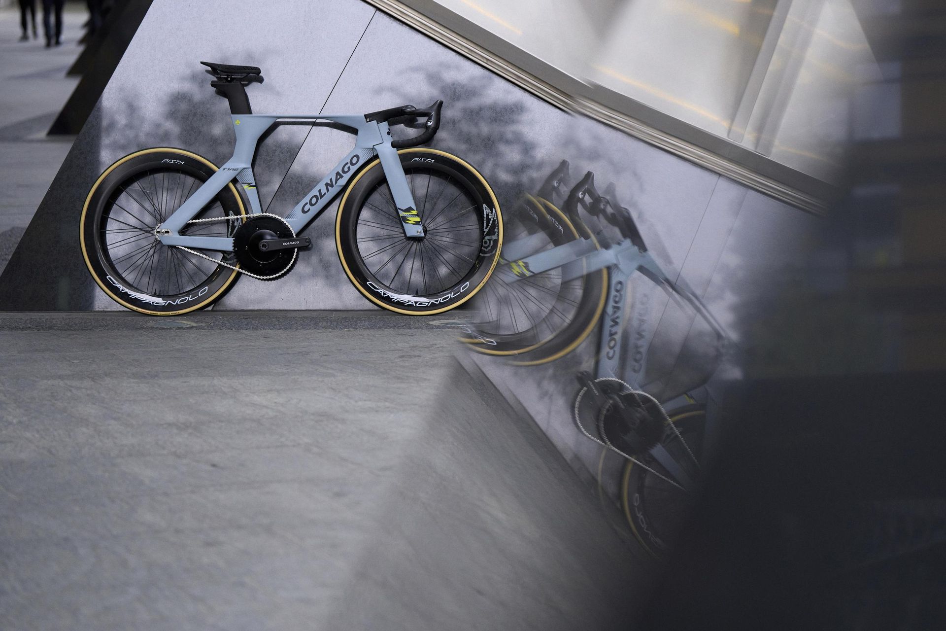 Colnago's new track bike looks like a mix between their TT and road ...