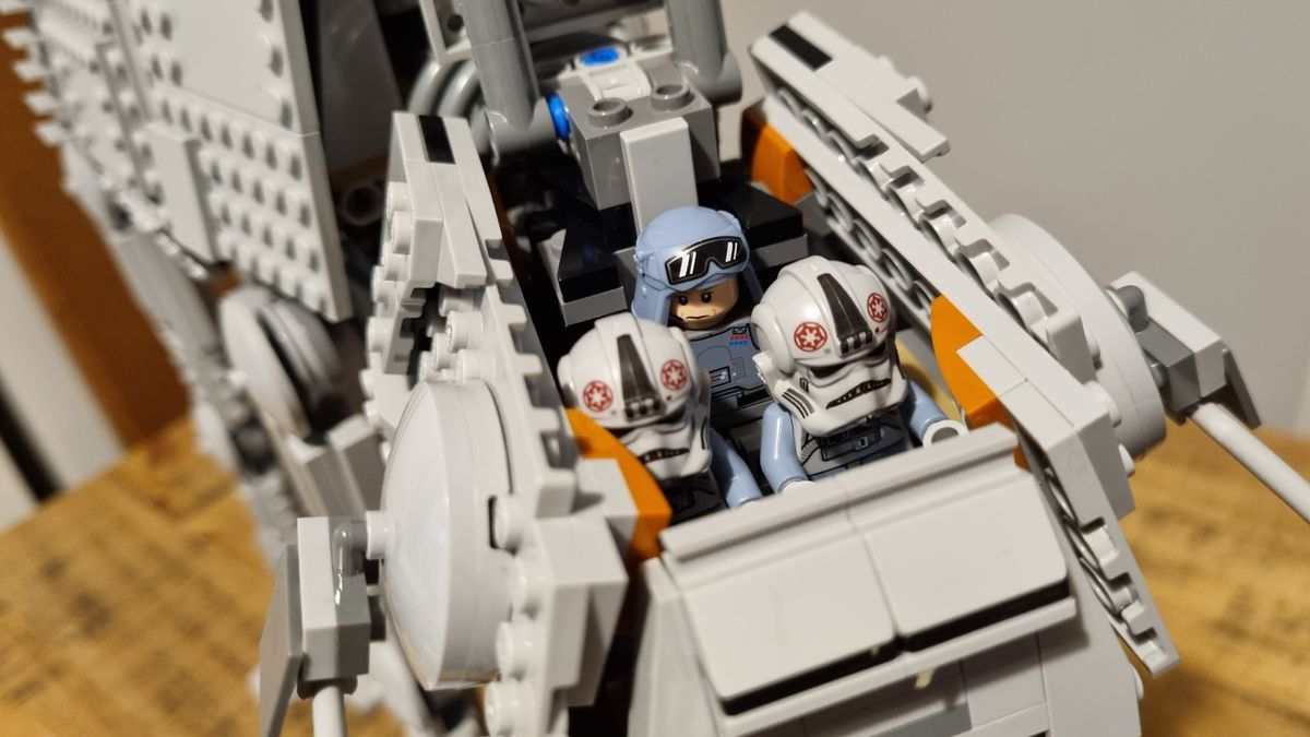 Lego Star Wars AT-AT review | Space