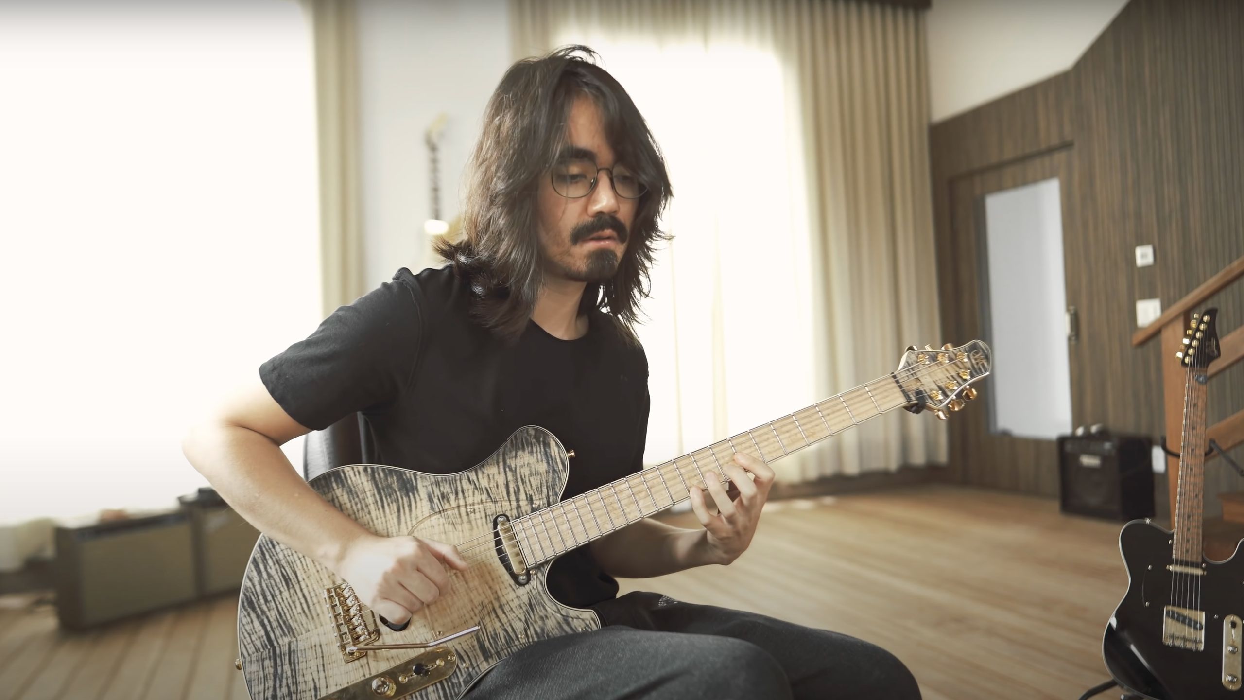 Mateus Asato is posting his incredible guitar videos again: and this ...