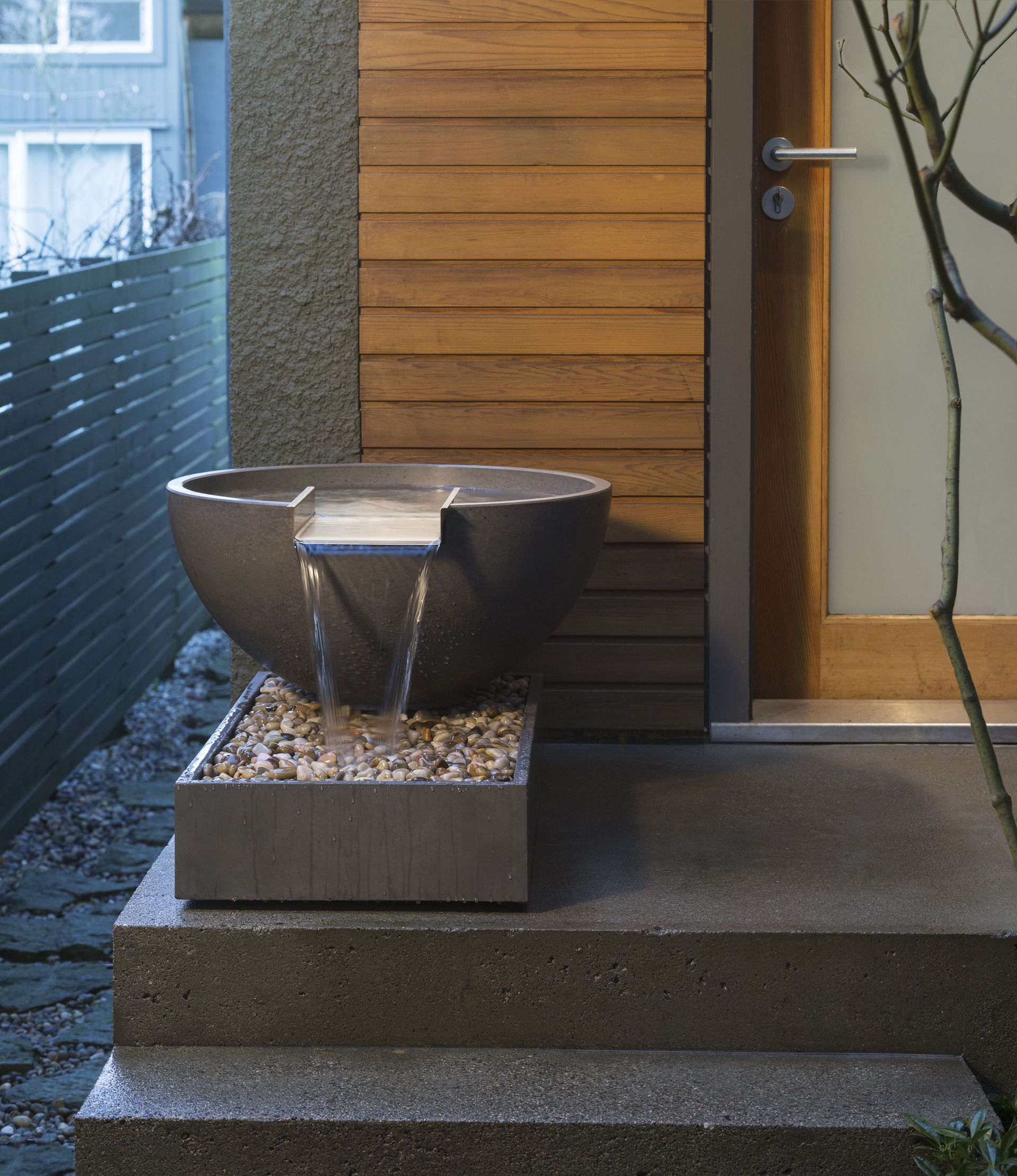 Garden water feature ideas: installation, costs and design | Real Homes