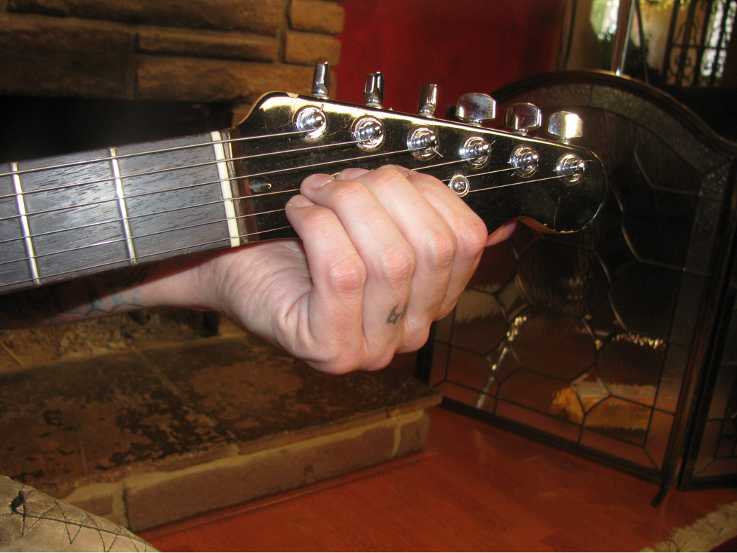 John 5 teaches you insane sweep picking, sliding finger taps, pinch ...