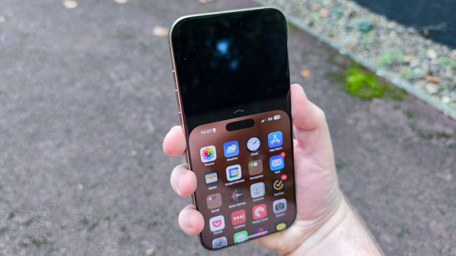 I just spent a week with the iPhone 16 Pro Max — here’s my pros and ...