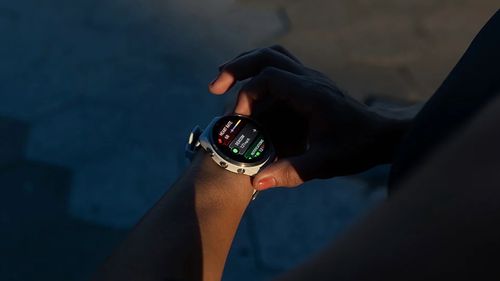 I wore six fitness watches for 6,000 steps. This brand was the most ...