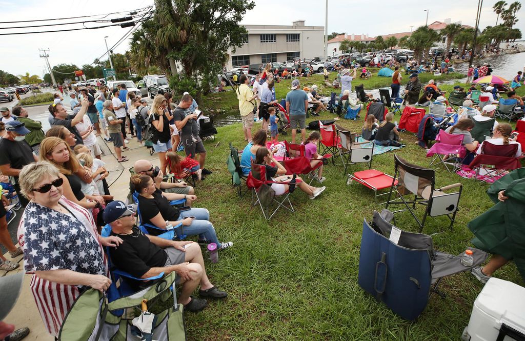 SpaceX's historic astronaut launch try draws huge crowds despite NASA ...