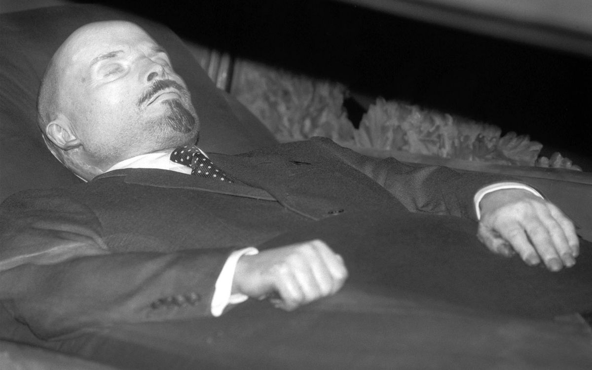 The Gruesome Stories Behind Famous Dead People's Long-Lost Body Parts ...