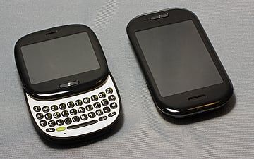 Review: Microsoft KIN, Part One: Design | Windows Central