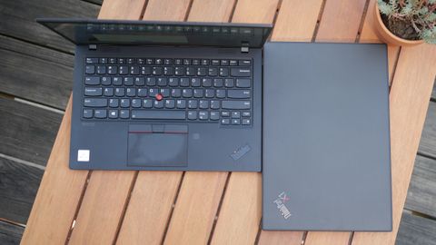 Lenovo ThinkPad X1 Carbon vs MacBook Pro: Which laptop is best ...