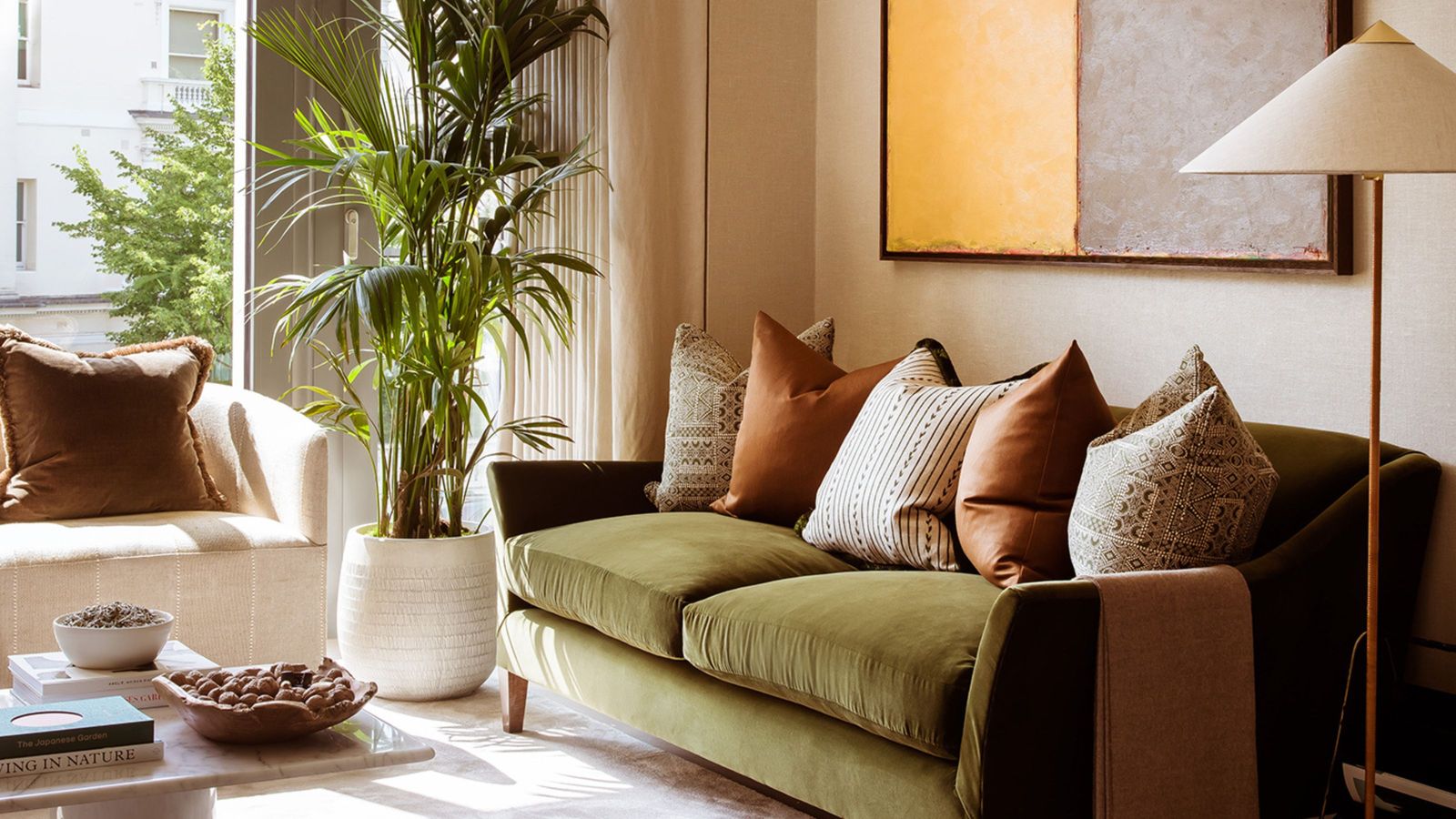 How To Declutter A Living Room — 7 Simple Tips From Experts | Livingetc