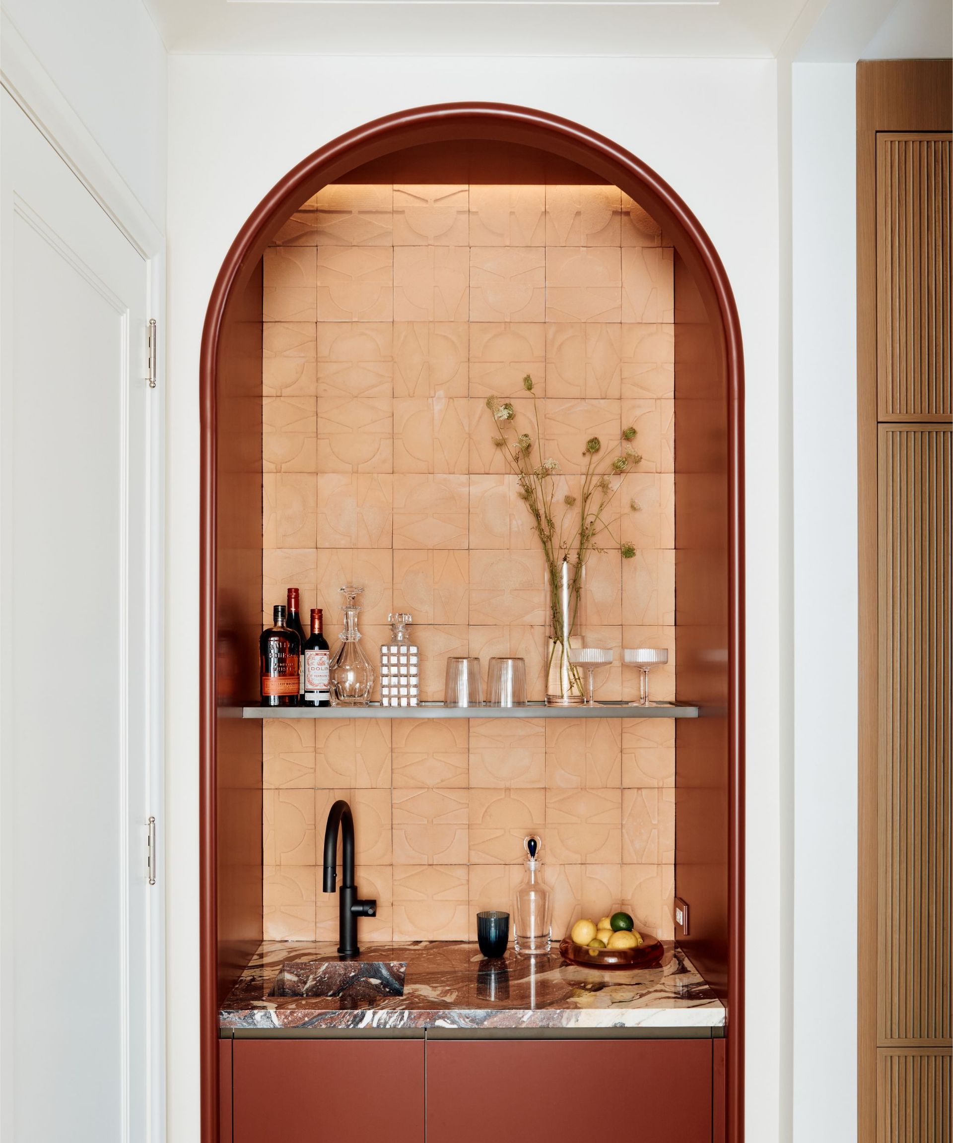 7 ways to use with square tiles in kitchens and bathrooms | Homes and ...