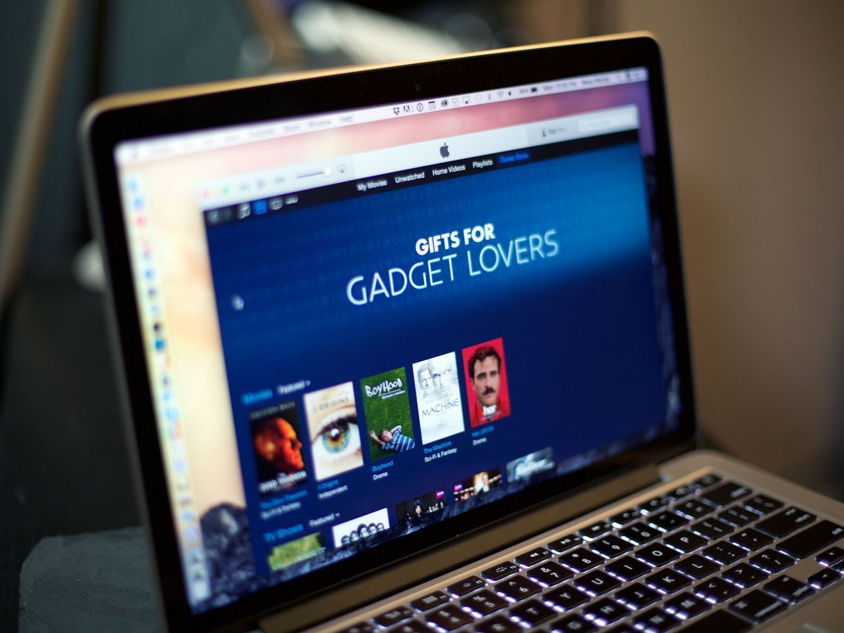 Pop junkie, millennial, or tech geek? iTunes has gift lists just for ...