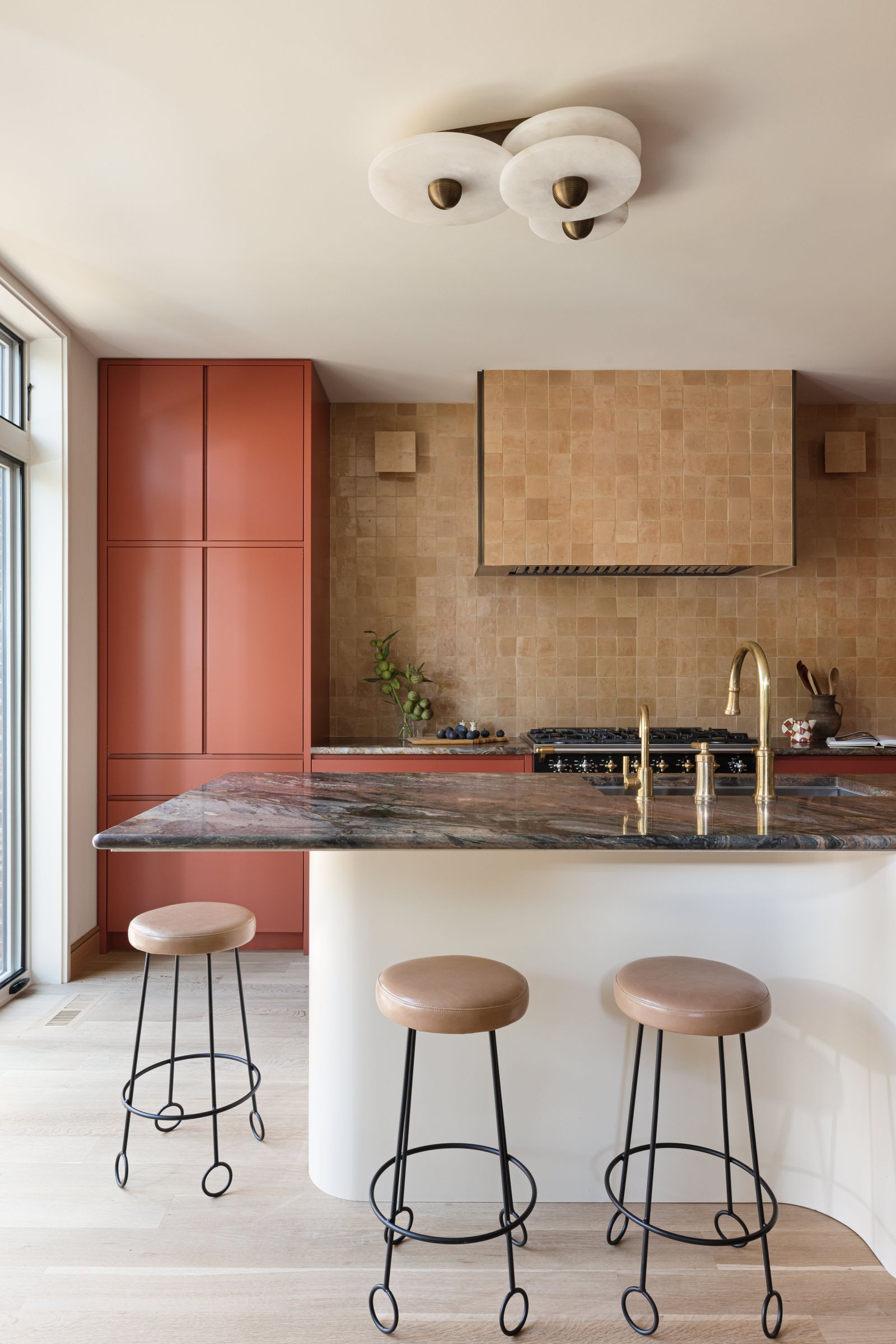 How to Reduce Humidity in Your Kitchen — 8 Simple Tricks | Livingetc
