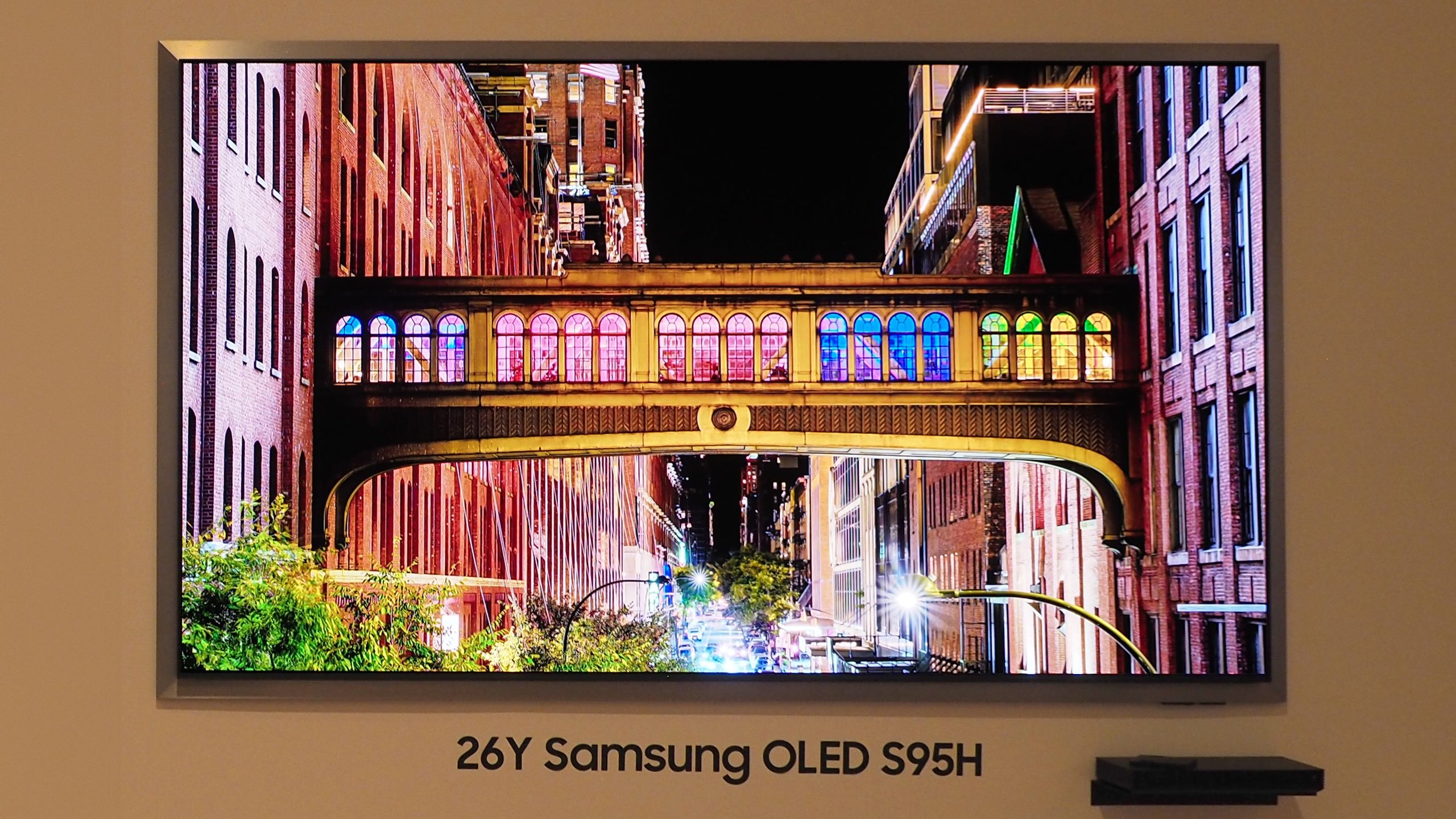Samsung OLED: Finally, a TV That Solves Viewing Angle Problems? - World ...