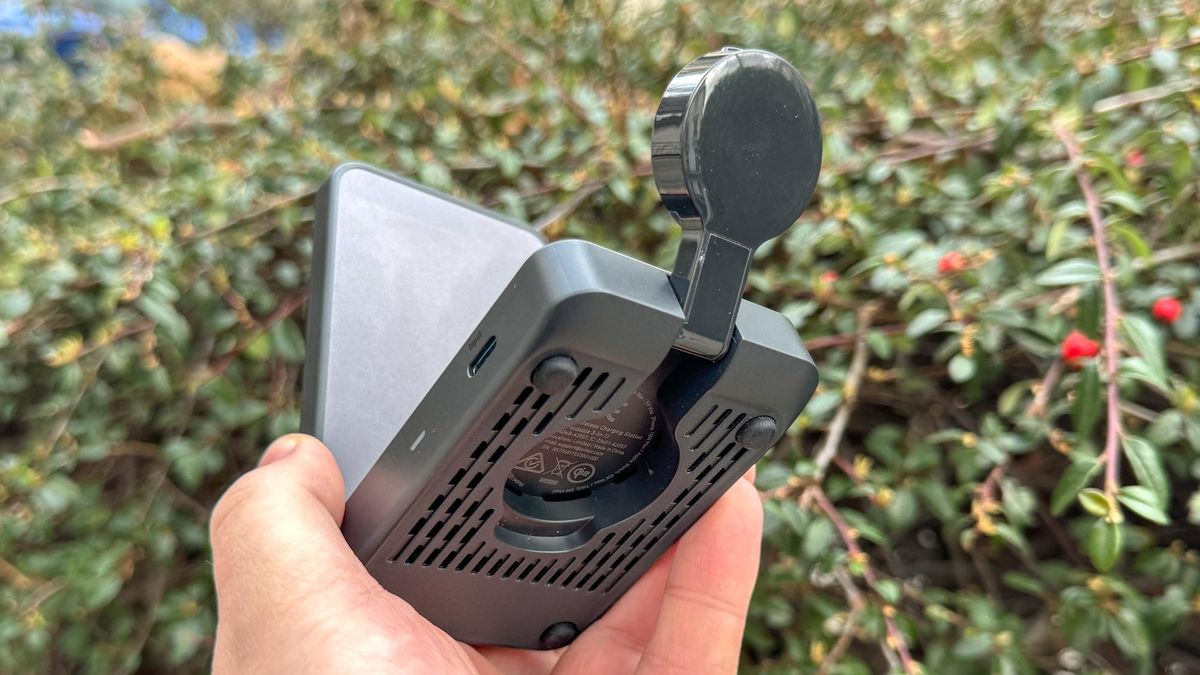 I've been testing Anker's new 3-in-1 iPhone charger — and it's a ...