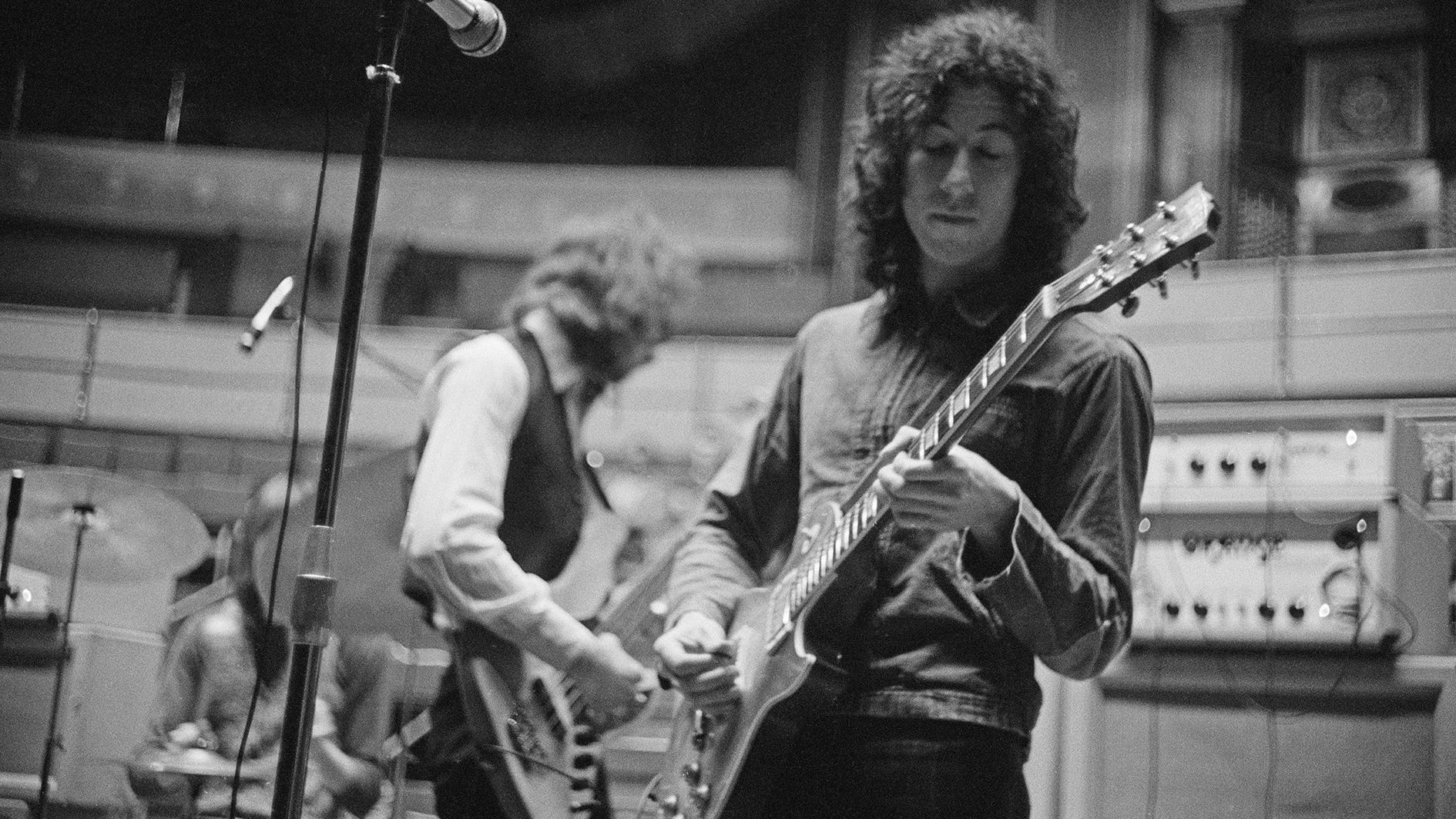 5 guitar tricks you can learn from Peter Green | Guitar World