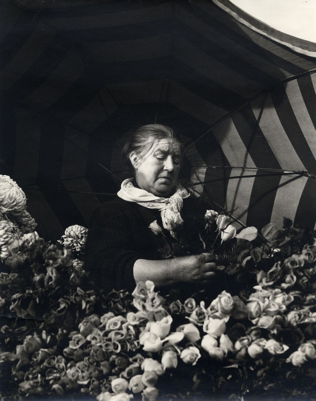 Celebrating 100 years of proto-street photographer Dorothy Bohm ...