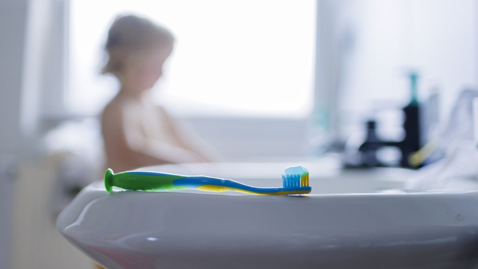 Toothbrushes and showerheads are teeming with viruses unknown to ...