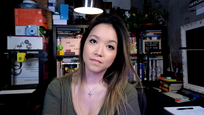 Center Cam Review: The Trick to Faking Eye Contact is Not Faking It ...