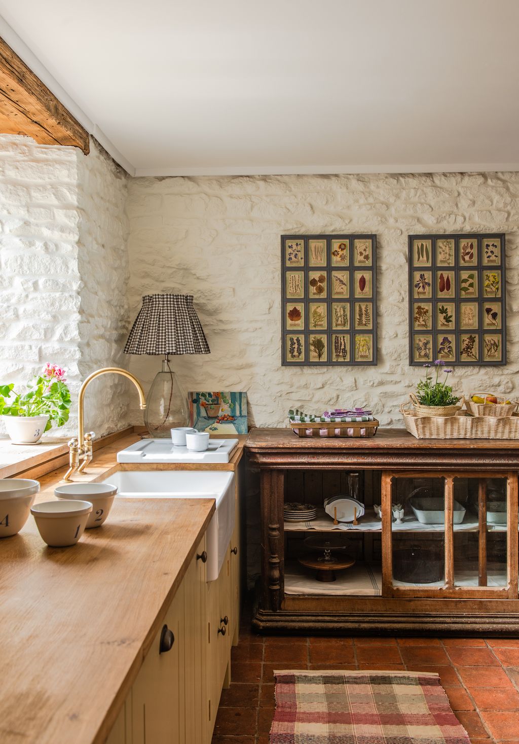 Cozy kitchen ideas: 11 stylish and intimate spaces | Homes and Gardens