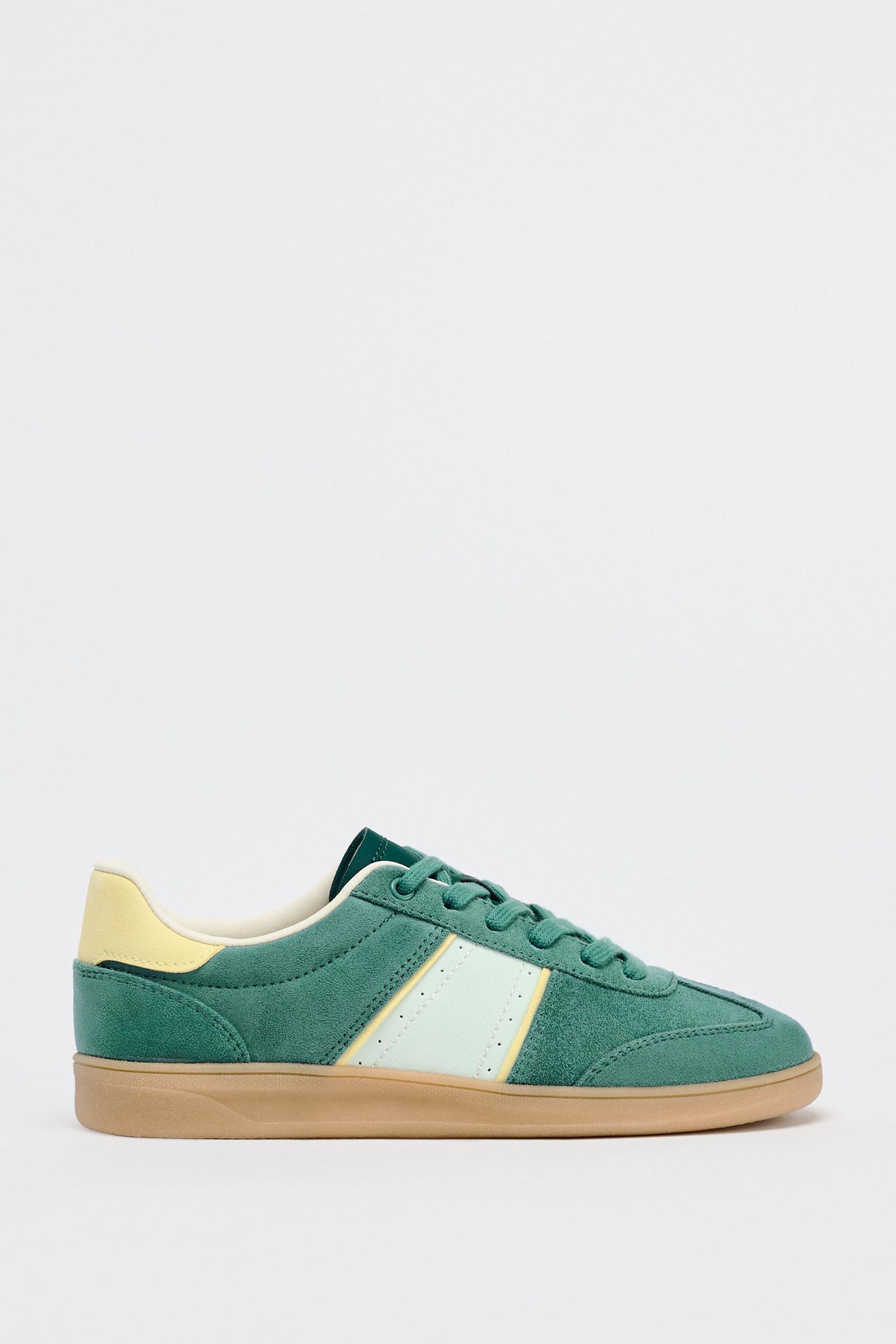 The 6 Sneaker Color Trends to Shop for Spring 2025 | Who What Wear