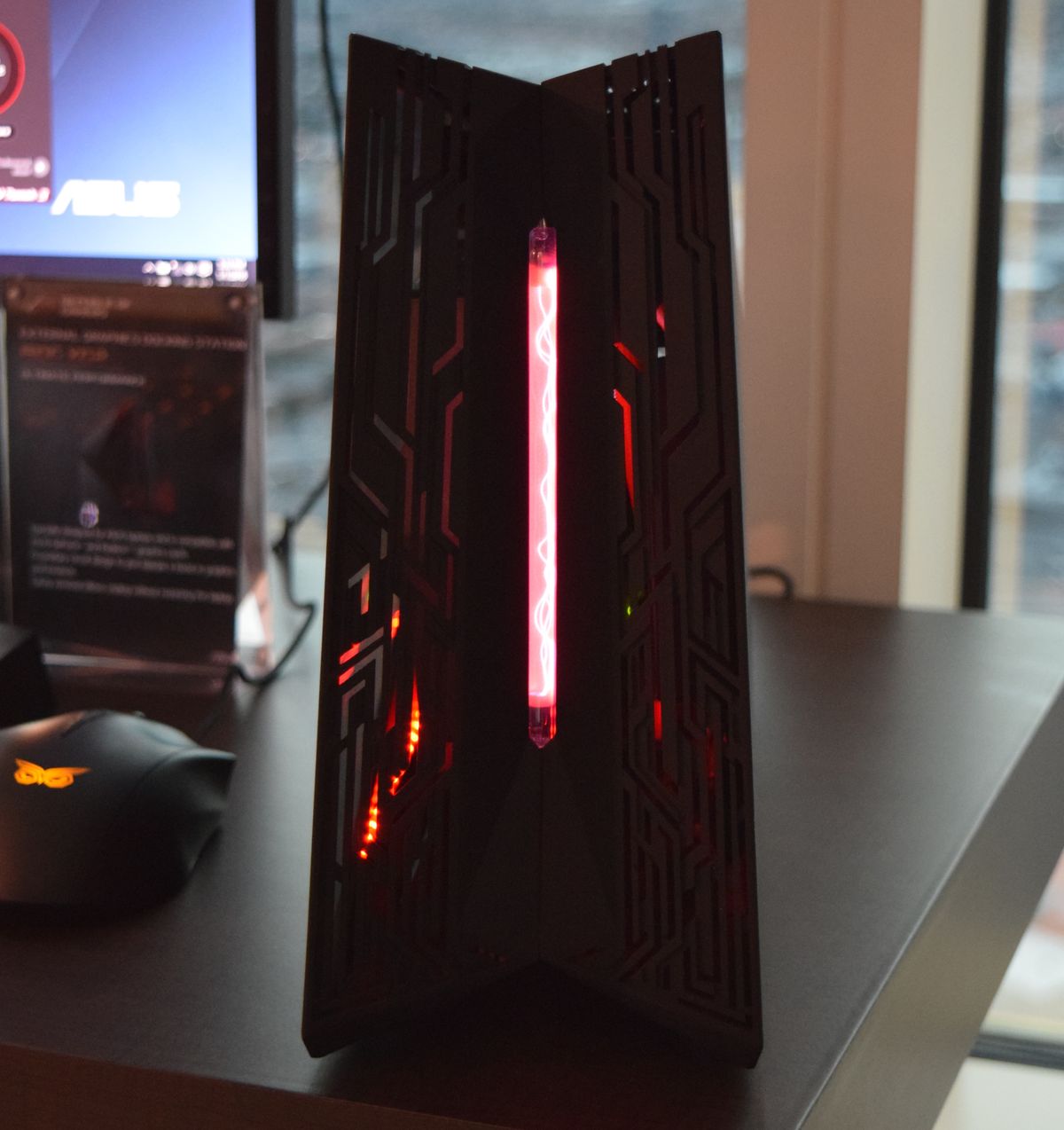 Asus Debuts Graphics Dock That Uses PCIe Over USB-C | Tom's Hardware