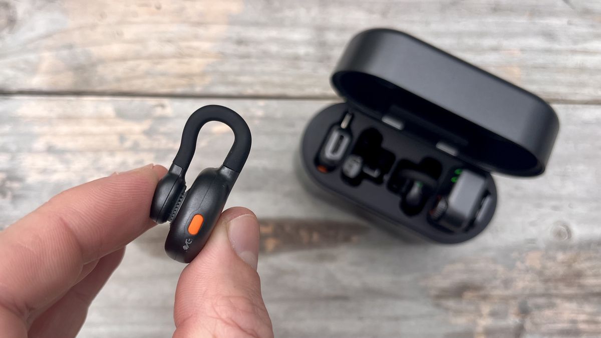 Hollyland Lark M2S review: a lightweight and tiny wireless mic kit for ...