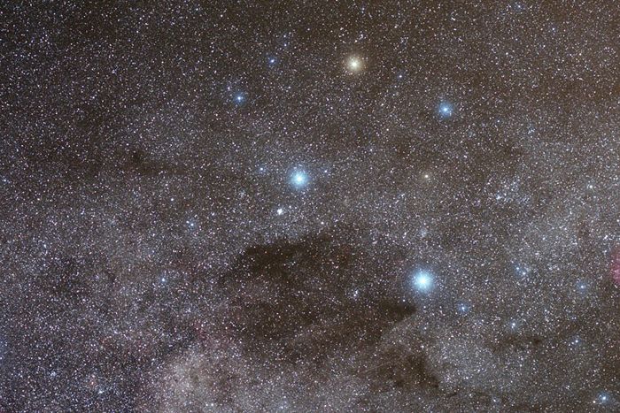 Becrux (Beta Crucis): Bright Star in the Southern Cross | Space
