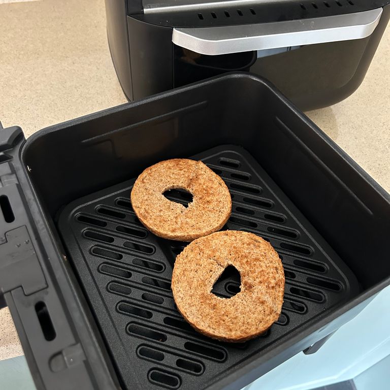 Daewoo 11L Space Saving Split Drawer air fryer review | Ideal Home