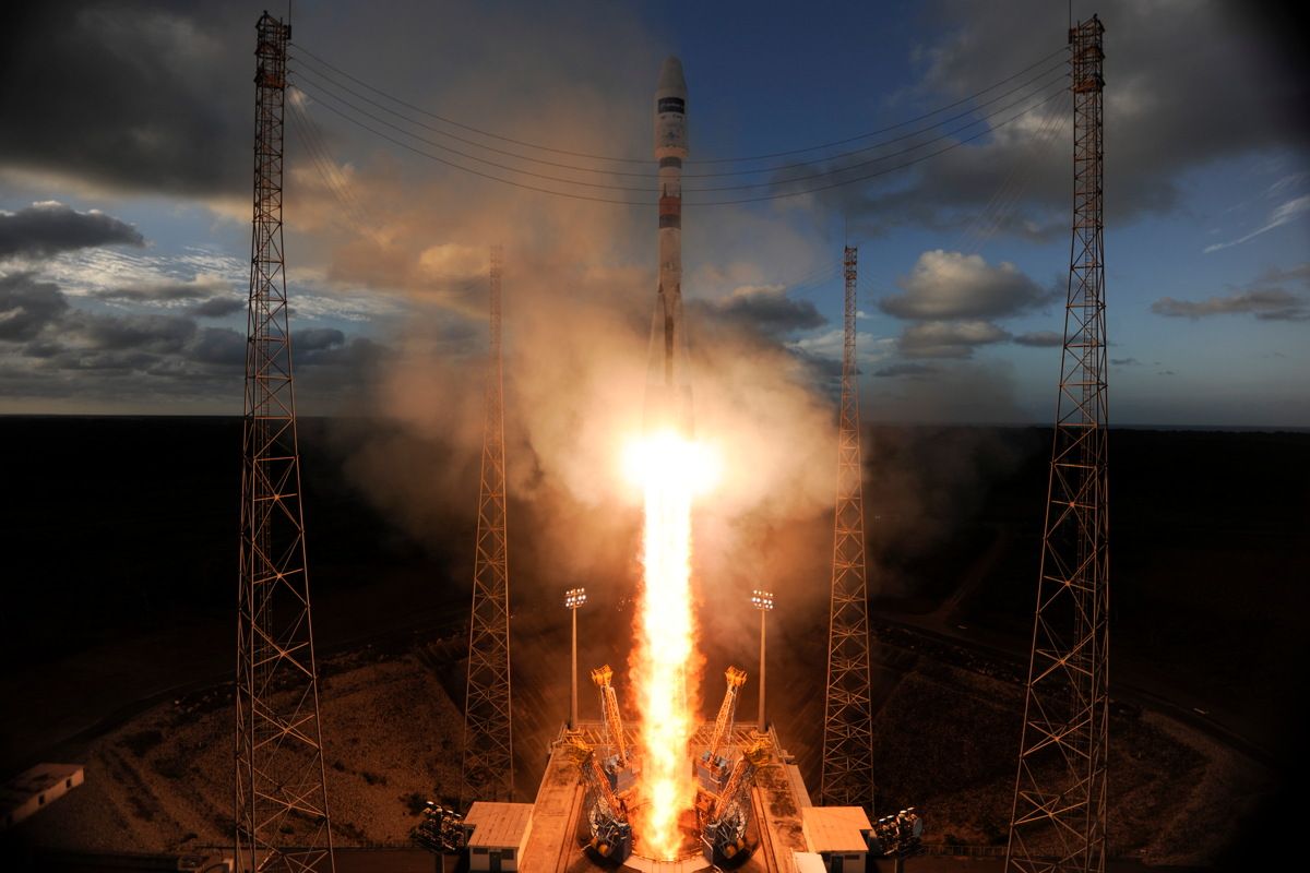 Rocket Launch Photos: Europe's 1st Earth-Watching Sentinel Satellite ...