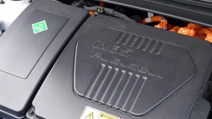 Hyundai ix35 Fuel Cell is a solid ride, but hydrogen is still a work in ...