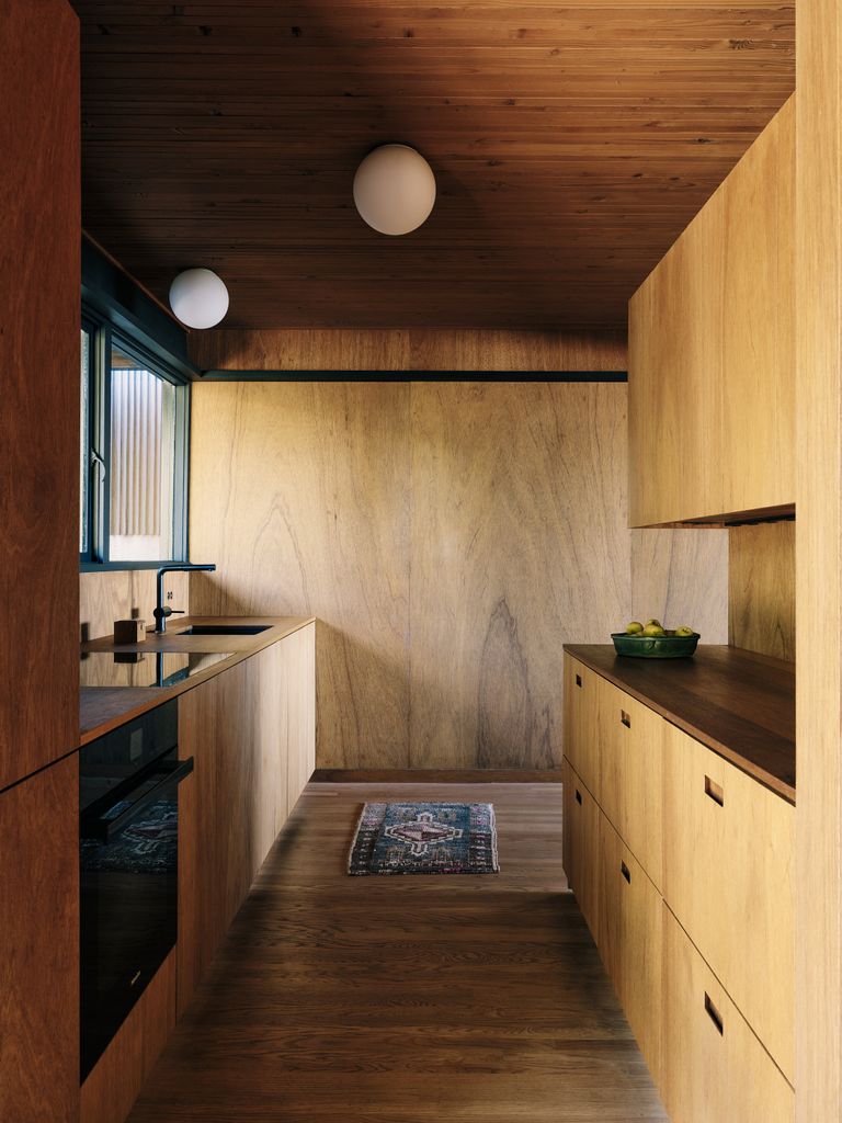 A midcentury modern gem by architect Roger Lee gets a sensitive ...