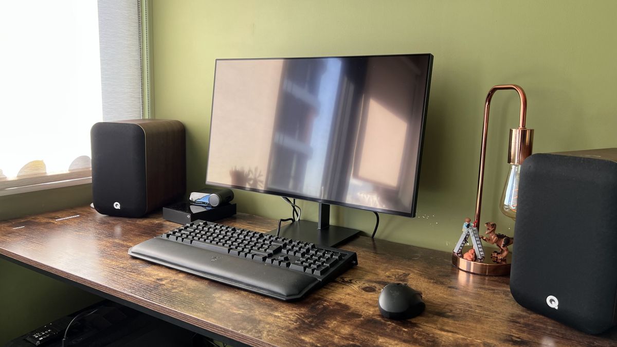 Dough Spectrum 4K 144Hz glossy monitor (ES07DC9) review: Glossy is king ...