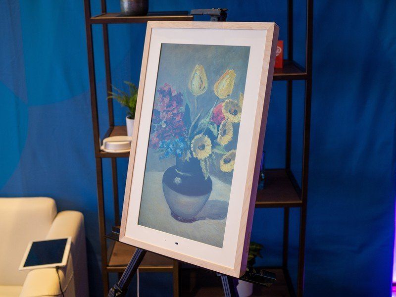 Lenovo Smart Frame is a 21-inch modern and beautiful digital picture ...