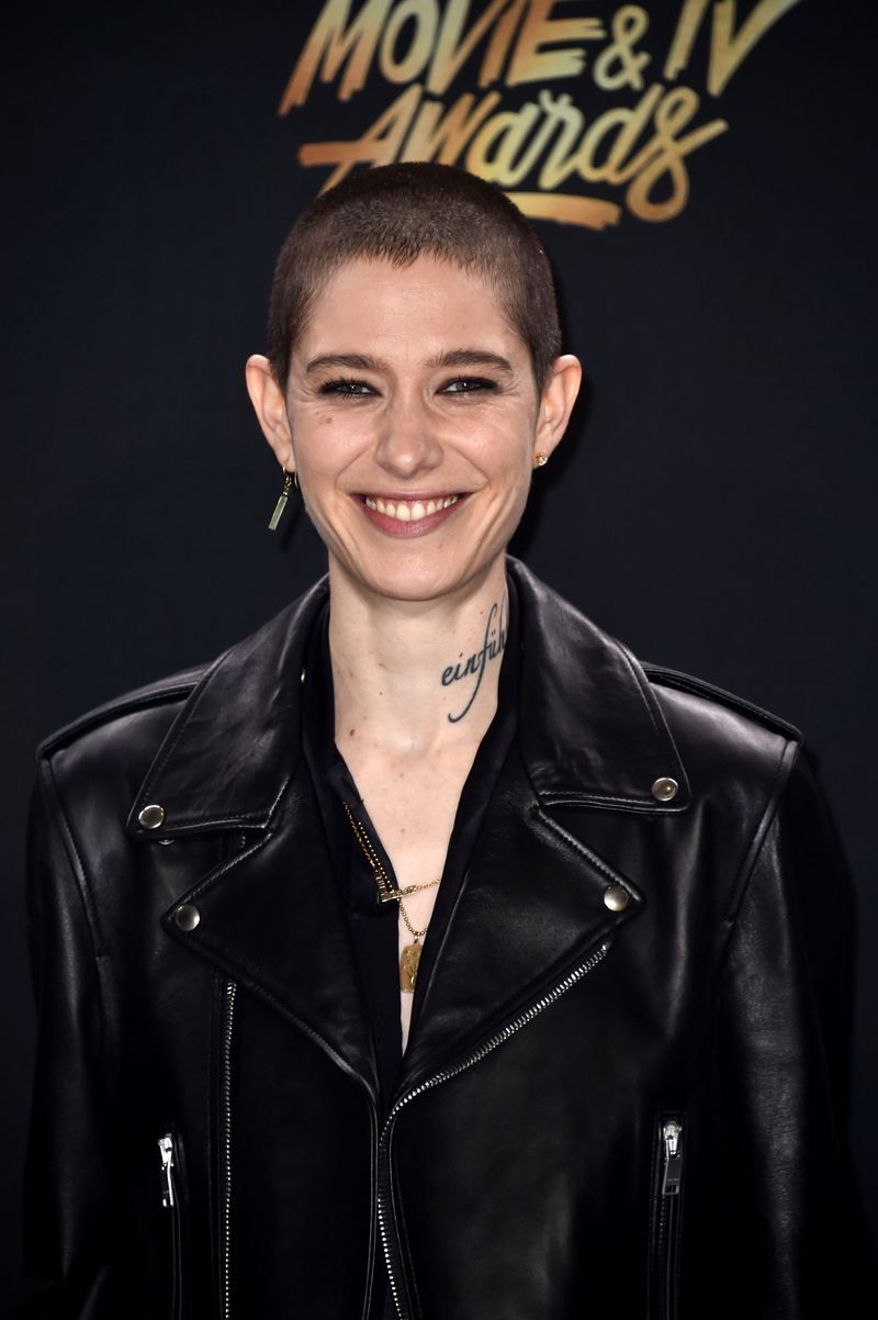 22 Famous Ladies Who Look Great with a Buzz Cut - These Female ...